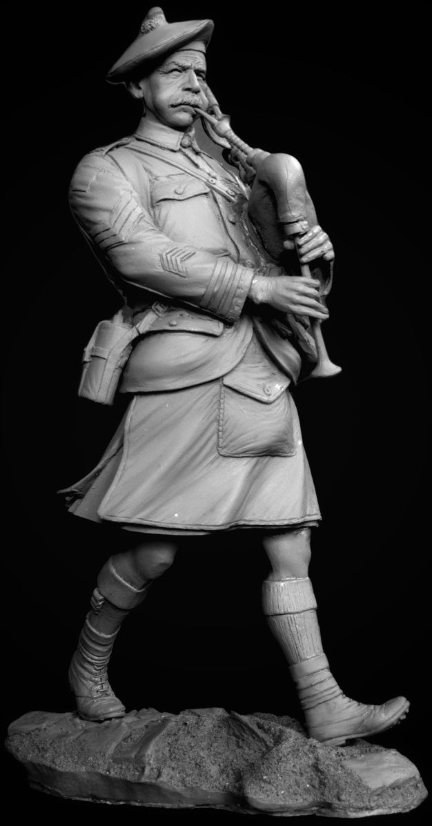 200mm WW1 Gordon Highlander Piper – Carl Reid Sculptures