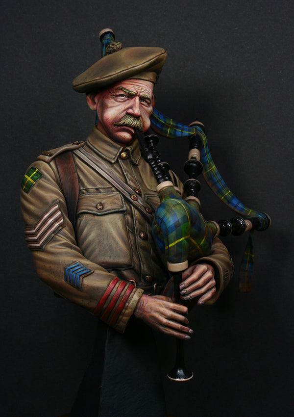 1.9th scale WW1 Gordon Highlander Piper – Carl Reid Sculptures